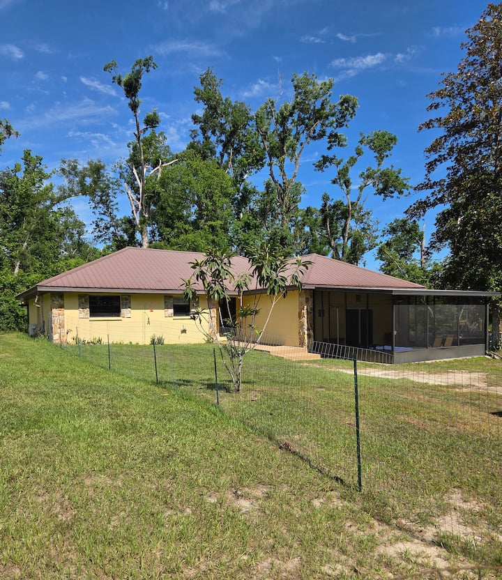 Spacious 2 Bedroom 2 Bath Home - Jasper, FL