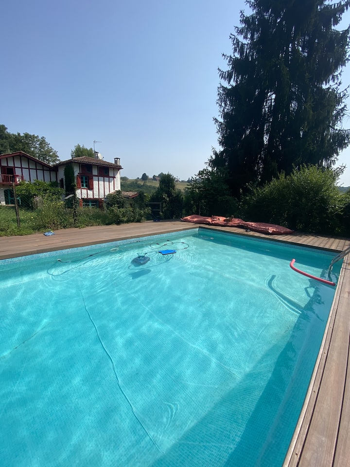 Extremely Spacious Modernised Farmhouse With Pool - Bayonne