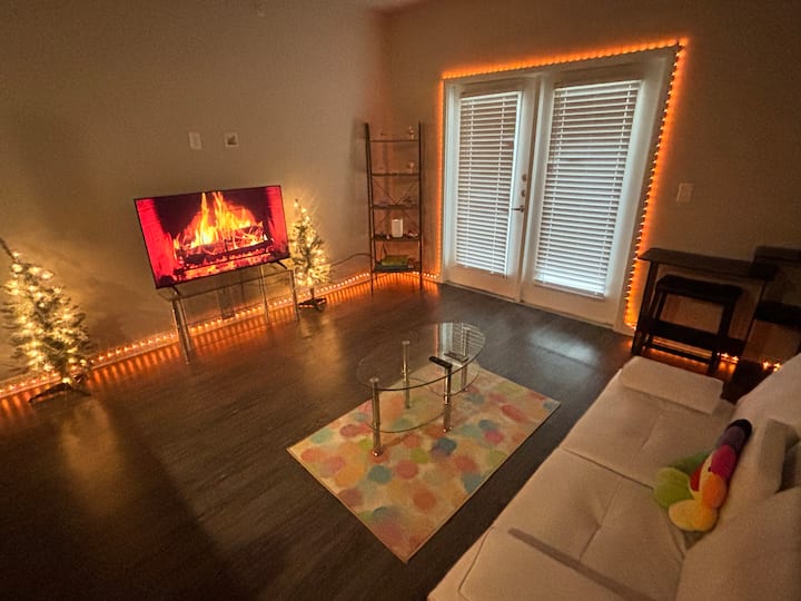 Led Pink Stay Pets•smoke In•pool |Food & Fun Katy - Katy, TX