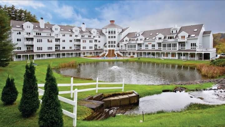 Mount Ascutney Resort- 1 Bedroom Villa Sleeps 4 - Claremont, NH