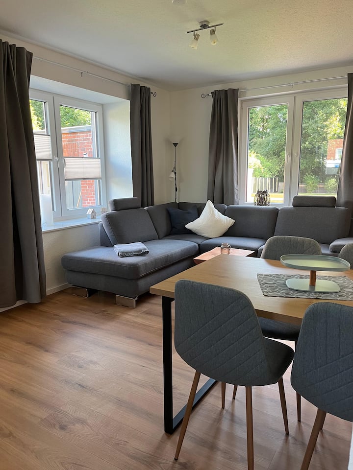 Neu! Helmshuus Ab Sep. 2025 - Leer