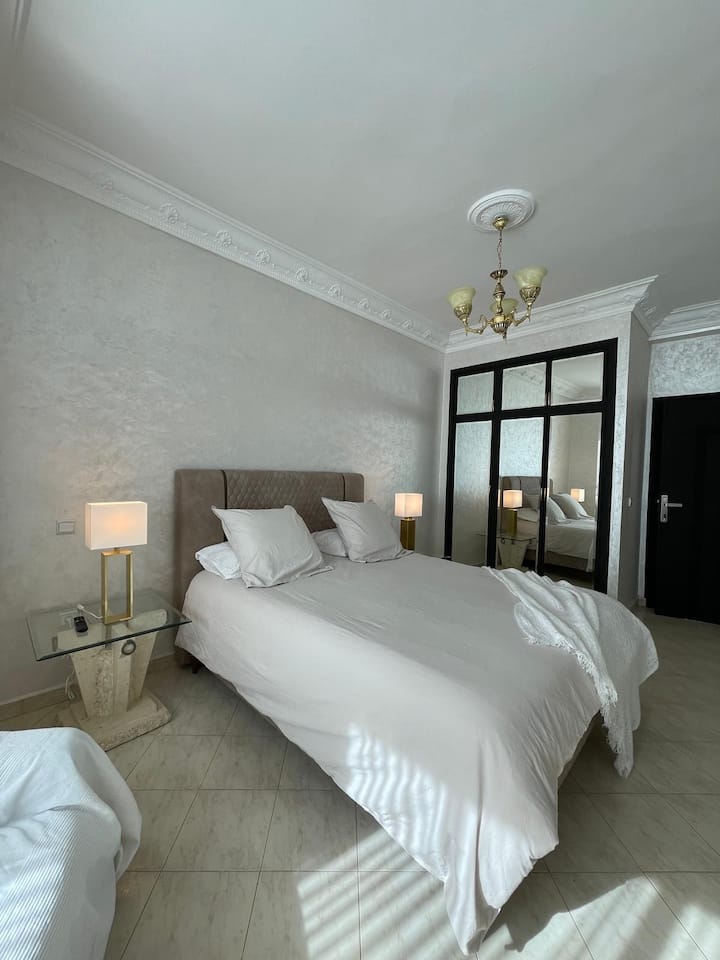 Vaste Appartement - Tánger