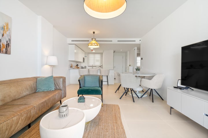 New Build 2br With Small Private Garden - Fuengirola