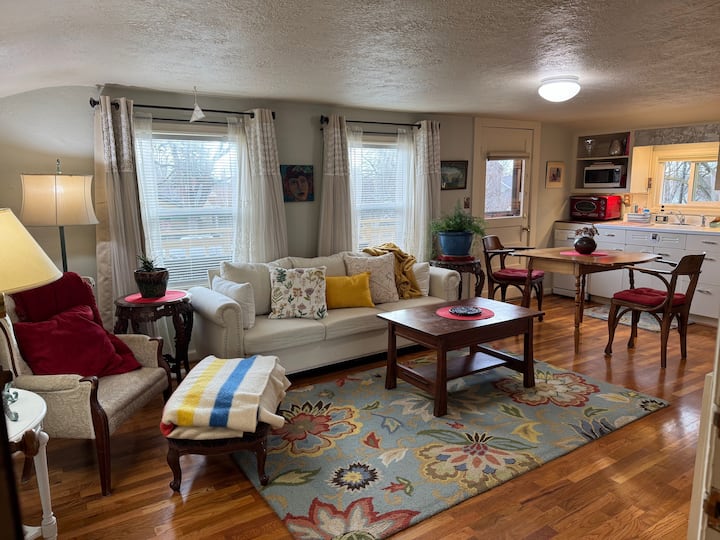 Loveland Guest House - Loveland, CO