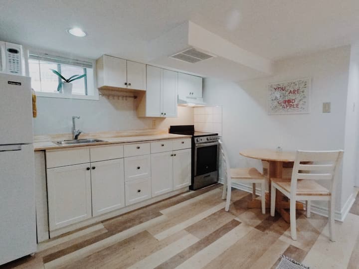 Cute & Clean Home In Toronto - Toronto
