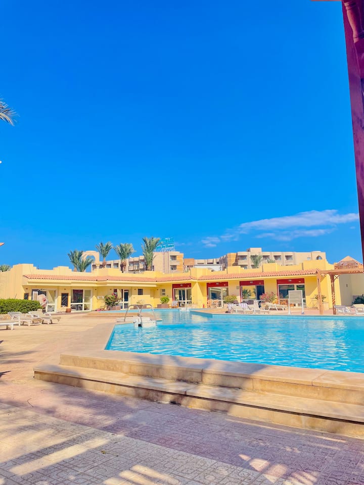 بيتـك في قلب الممشي السياحي يرحب بك - Hurghada