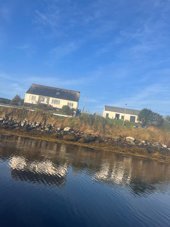 Beautiful Sea Loch Property. Modern Warm Space. - Isle of Lewis
