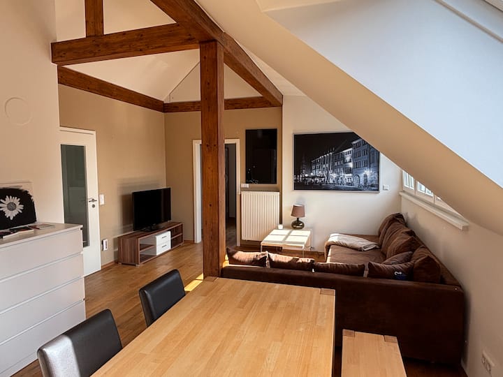 Helle, Gemütliche Dachgeschoss-wohnung Mit Loggia - Teningen