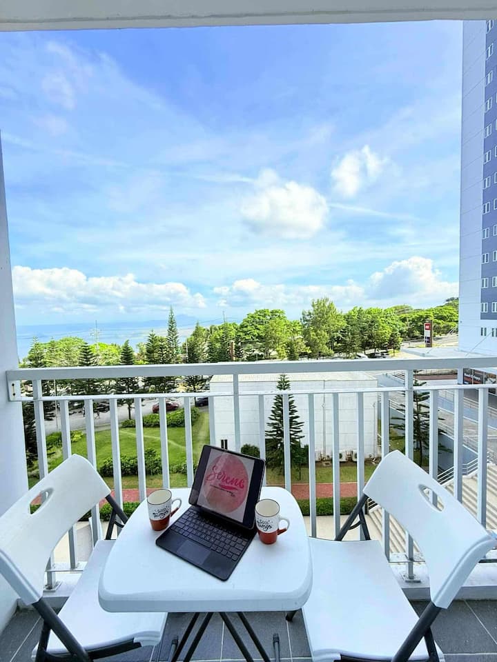 Tagaytay Staycation With Taal & City View - Tagaytay