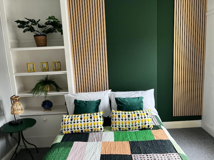 Contractor’s Beloved House - Derby