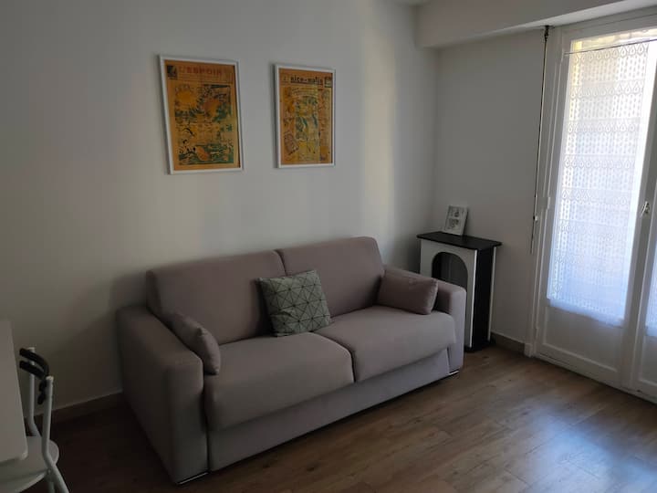 Divano Letto In Salotto - Èze
