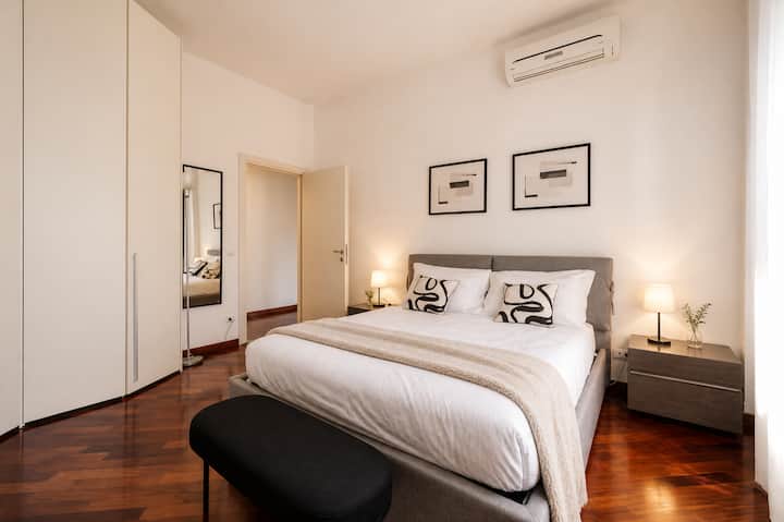 Elegant Spa Apartment | 2br Jacuzzi | Center - Bologna