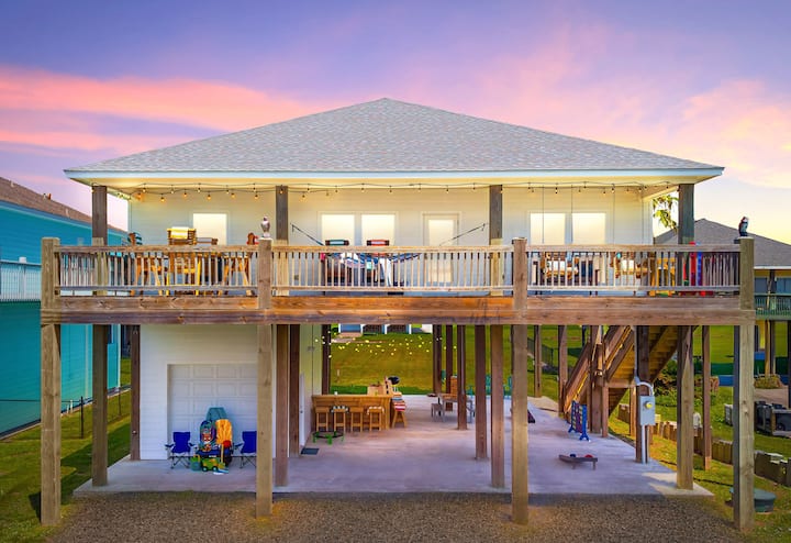 3 King Suites | Direct Beach Access | Tiki Bar - Crystal Beach, TX