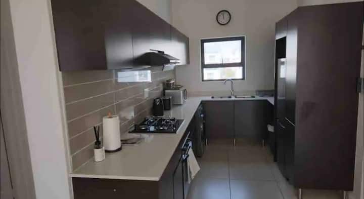 Cosy Apartment In Greenstonehill - Edenvale