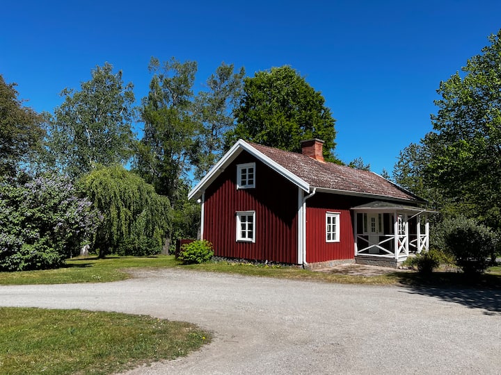Hus På Landet Men Nära Stan - Mariestad