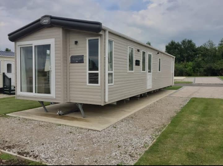 Sunset Retreat
Lodge Offering Beautiful Views - Cleethorpes
