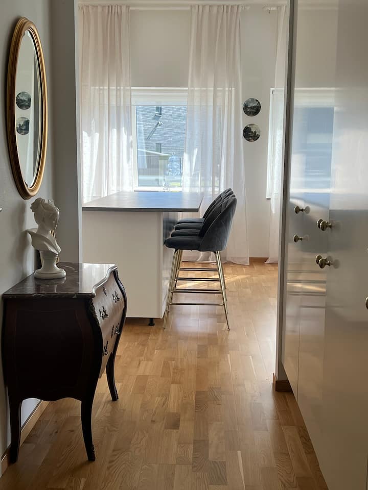 Nära Naturens Lugn Sjöns Skönhet - Mölndal