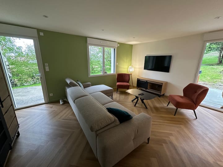 Gîte Rénové 2025 & Bain Nordique En Pleine Nature. - Montbrison