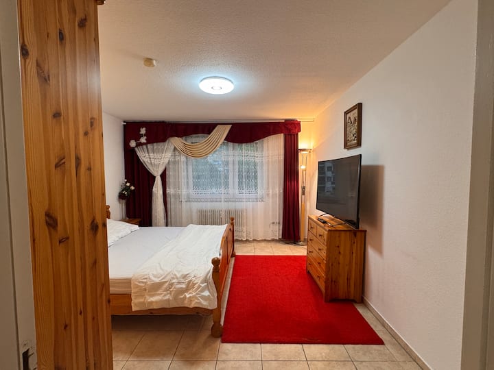 Cozy Private Room | Shared Bath - Böblingen