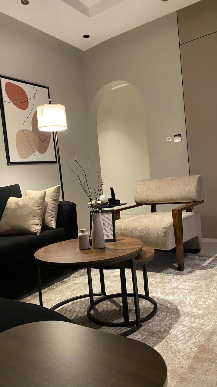 شقه بصاله أنيقة وثلاث غرف نوم - Dammam
