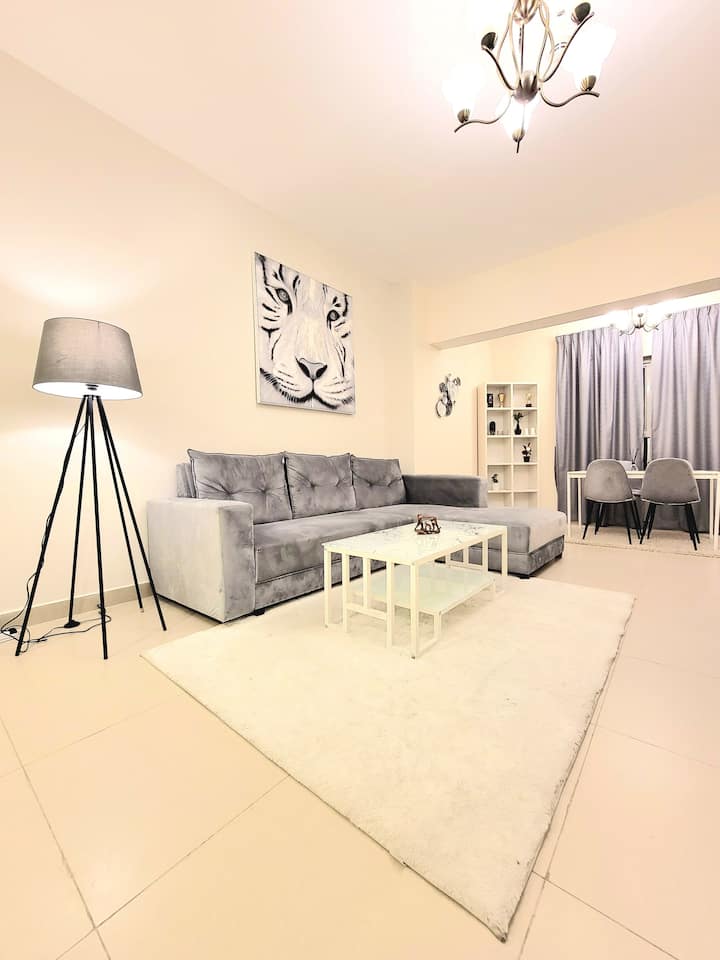Luxury 2 Bhk At Water Front - Sharjah