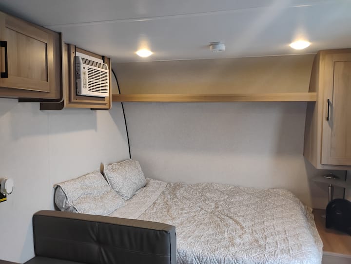 Cozy Rv Stay With Garden Access - Bakersfield, CA