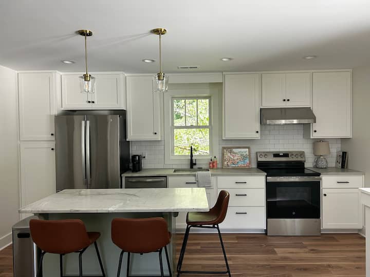 Brand New Fully Furnished Guest House - Chapel Hill, NC