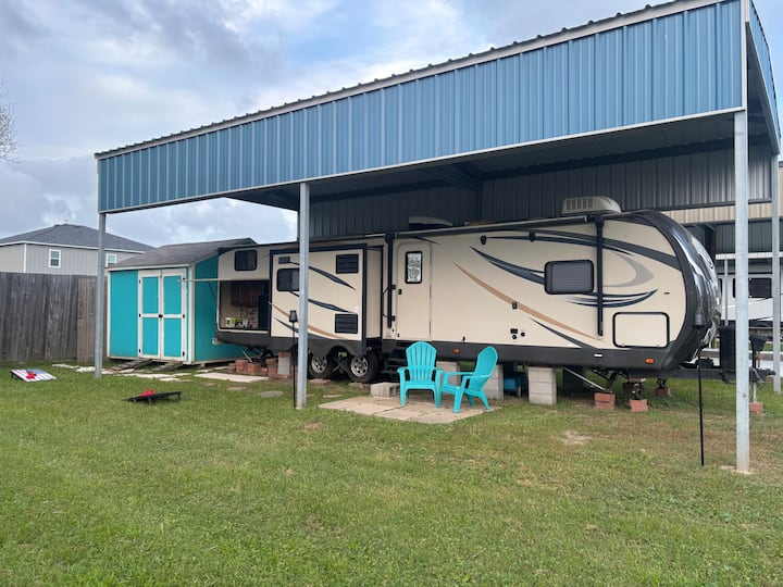 Quitchabitchin Beach Oasis - Crystal Beach, TX