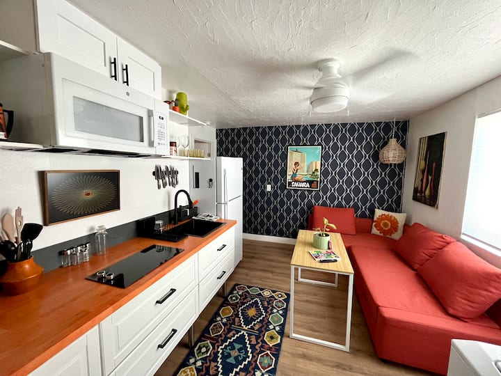 Vintage Vegas Jackpot! | Studio | 2 Bed - Las Vegas, NV