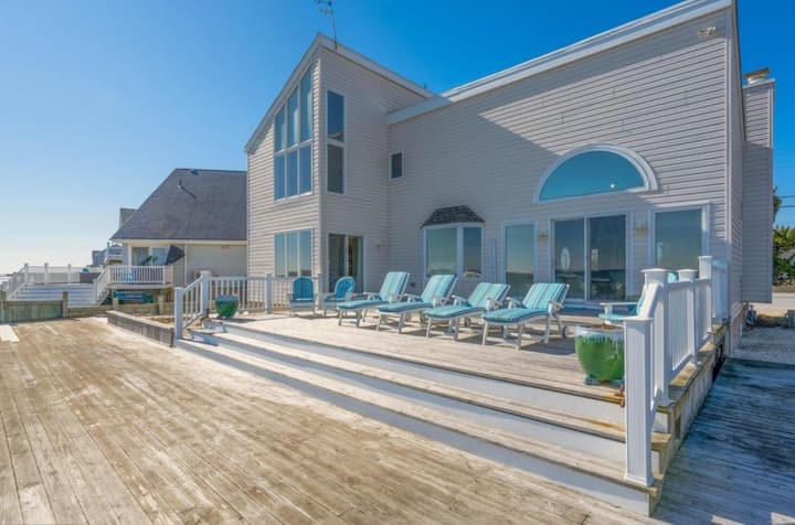 Bay Front Huge Deck House - Barnegat Light, NJ