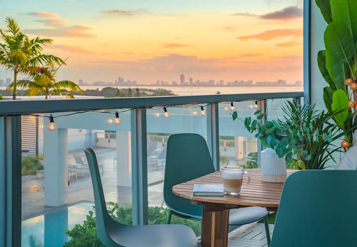 Luxe Zen Retreat | Heated Pool•gym•office•free Pkg - Miami, FL