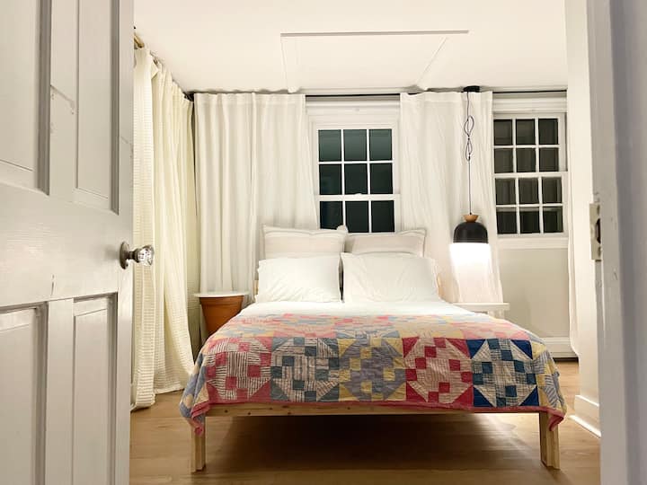 In-law 1br Unit Private Renovated Bathroom Kitchen - Newton, MA