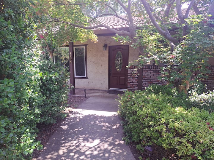 Hot Tub House. Walk To Bidwell Park, Downtown. - Chico, CA