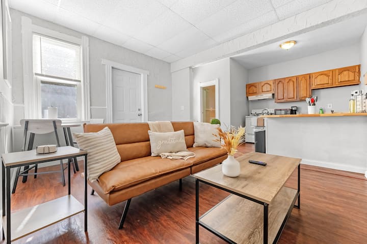 Cute Apt · Little Italy · Fast Wifi · Cozy Bed - 클리블랜드