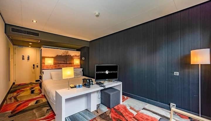 Modern Stay Near De Maashorst Walking Trails - Uden