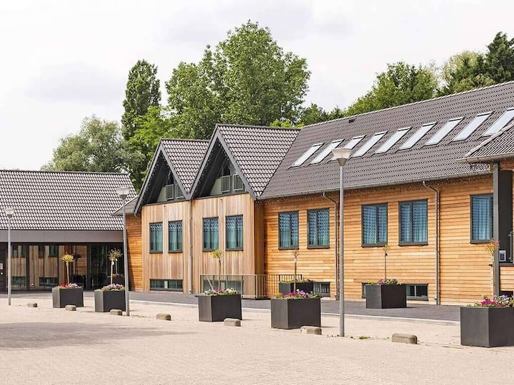 Modern Retreat Near Vibrant Nijmegen City - Uden