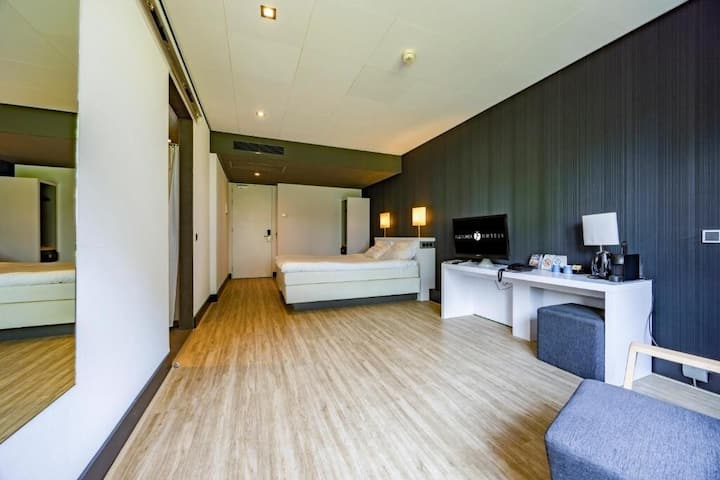 Relaxed Urban-nature Getaway Close To City - Uden