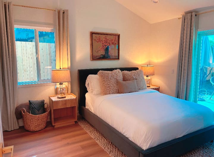 Modern Adu Retreat Near Beach, Disney & Airport - Norwalk, CA