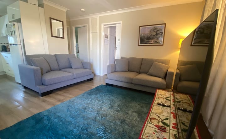 Cosy 2 Bed Unit, Near City & Schools In Harristown - Toowoomba