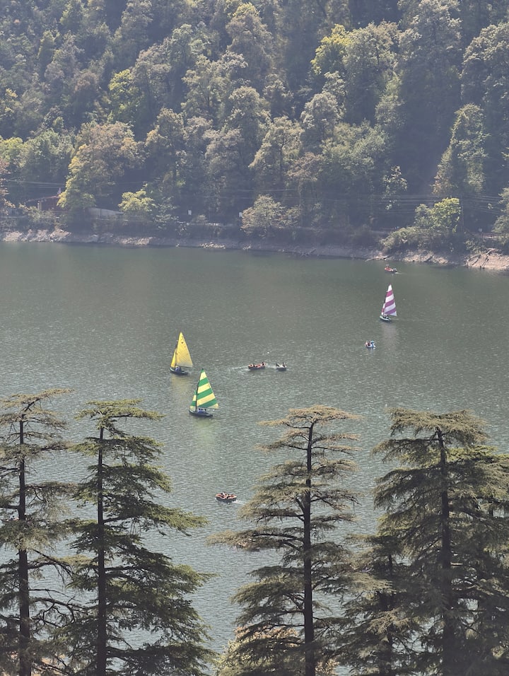 Lake Glass Room Nainital - Nainital