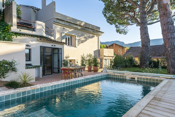Maison Paula - Coeur Village & Piscine Chauffée - Gordes