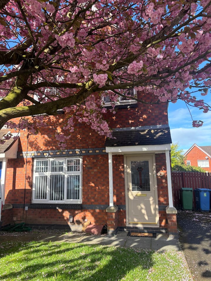 Recently Refurbished House Sleeps 5 Near Stadiums - Liverpool