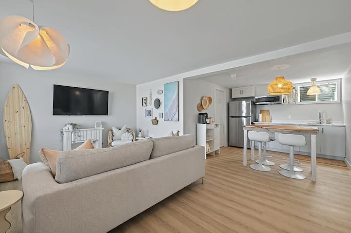 The Coastal Loft | Ocean Views & Hot Tub - Bathurst, NB