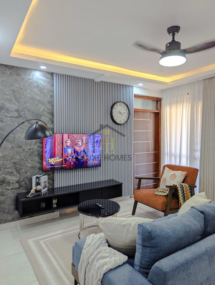 Cozy, Comfy In A Perfect Location - Uganda