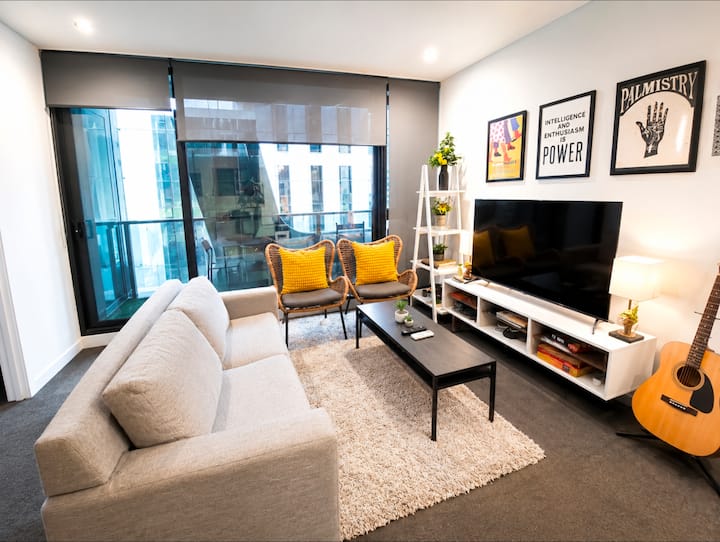Stylish 2br City Escape Balcony View - Margaret Court Arena