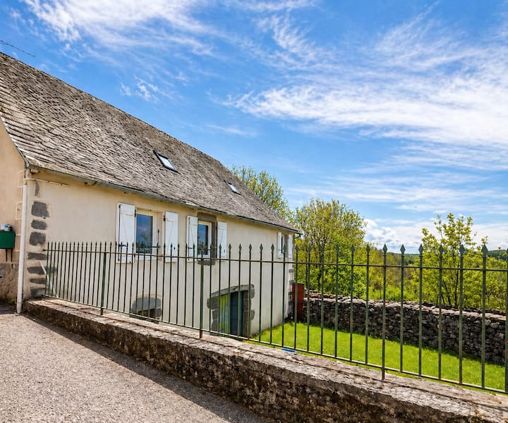 Maison De Village Avec Charme Au Pied De L'aubrac - Laguiole