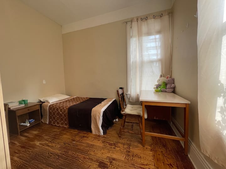 A Cozy Room Near Dt Hamilton 1 - Hamilton