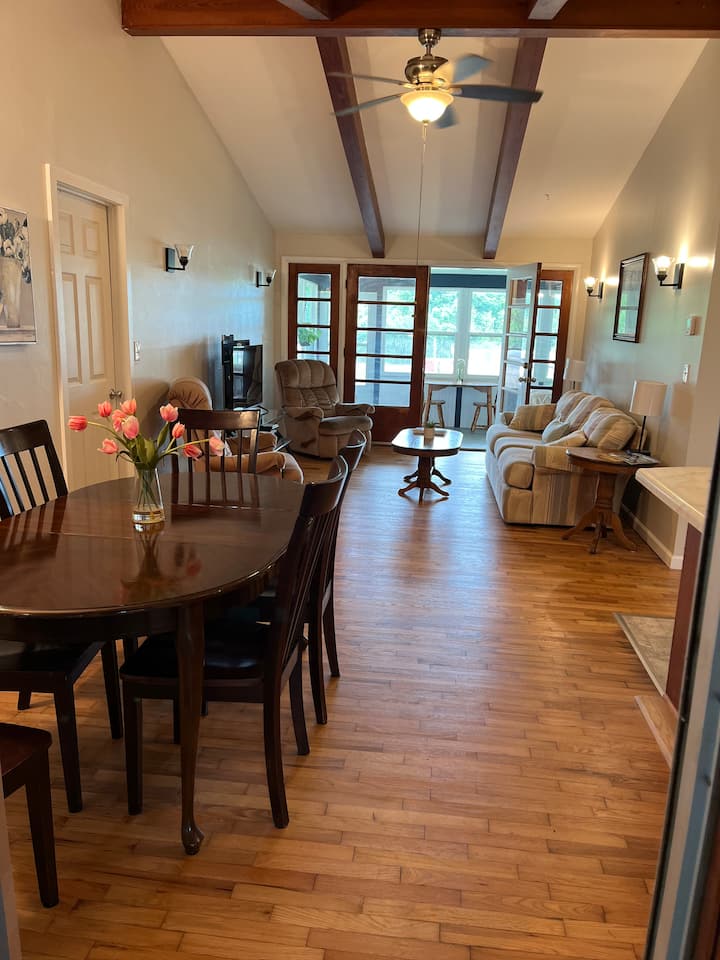 Gainesville Getaway - Gainesville, MO