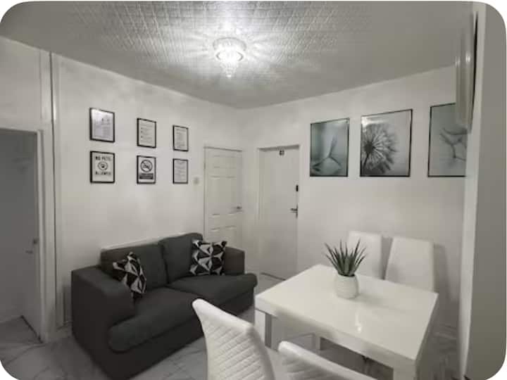 1 Br Suite W/free Parking |1 Min To Goodison Park - Liverpool