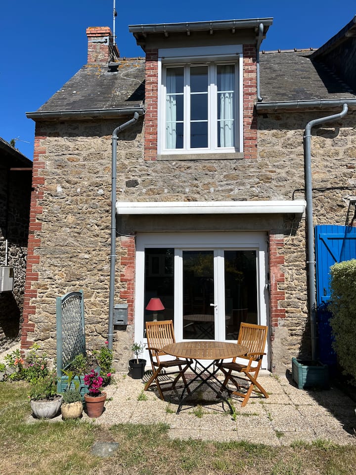 Dinard Maisonnette Avec Jardin Proche Plage - Dinard